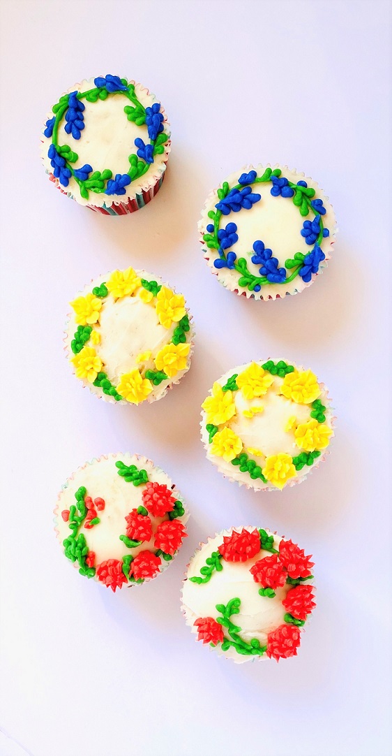Wreath Cupcakes – Smitha's Bake Love